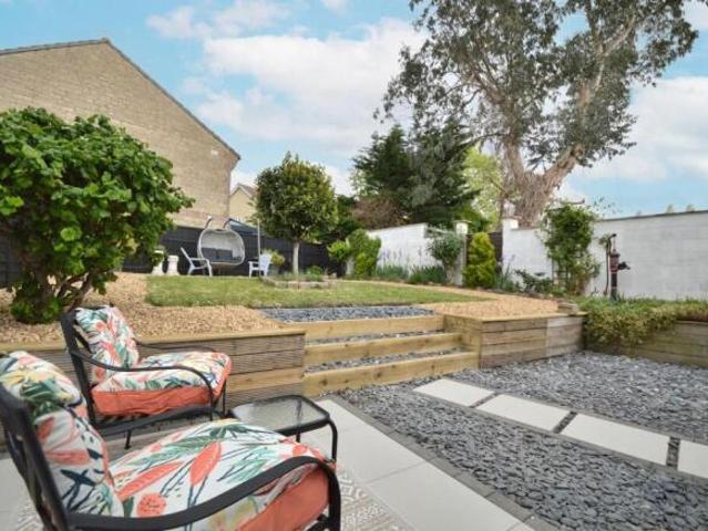 4 bedroom end of terrace house for sale in Bristol Road, Whitchurch Village, Bristol, BS14