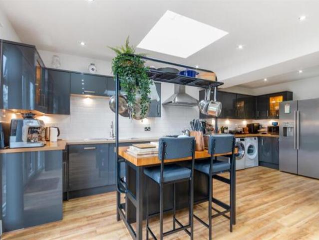 4 bedroom end of terrace house for sale in Buckfast Road, Morden, SM4