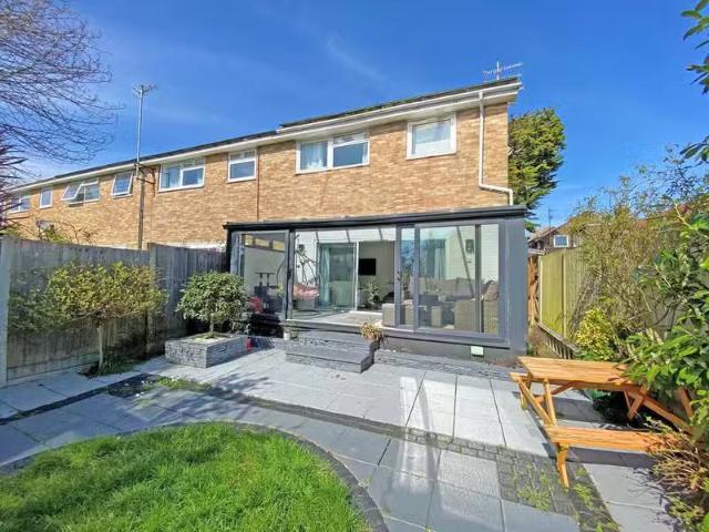 4 bedroom end of terrace house for sale in Buckingham Mews, Sh.