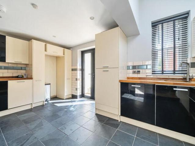 4 bedroom end of terrace house for sale in Burgess Road, Basingstoke, RG21