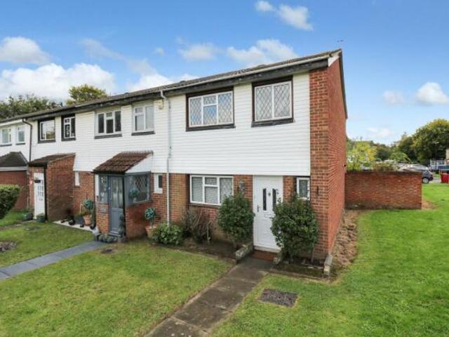 4 bedroom end of terrace house for sale in Goldsworthy Way, Burnham, Berkshire, SL1 6AX, SL1