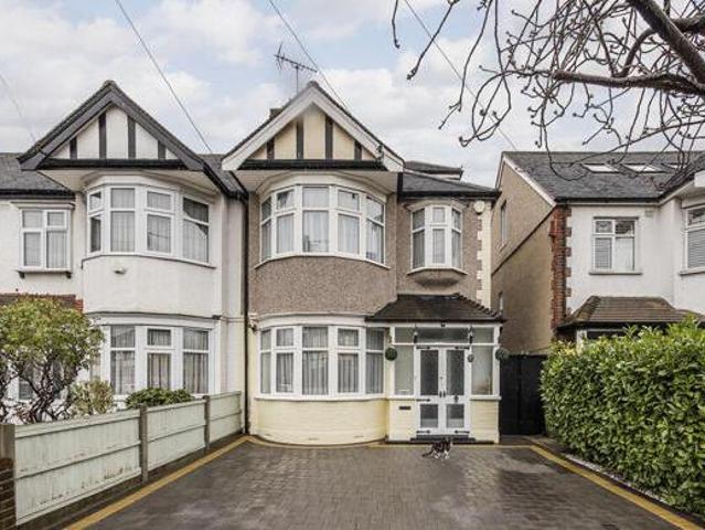 4 Bedroom End Of Terrace House For Sale In Gants Hill