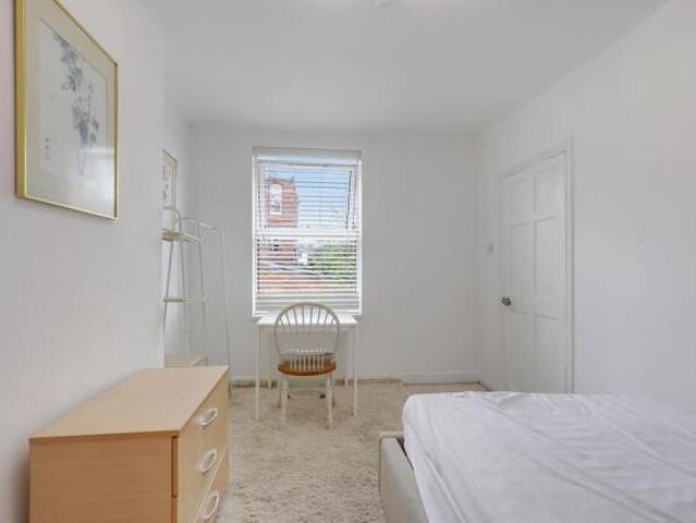 4 bedroom end of terrace house for sale in Gladstone Street, Nottingham, NG7