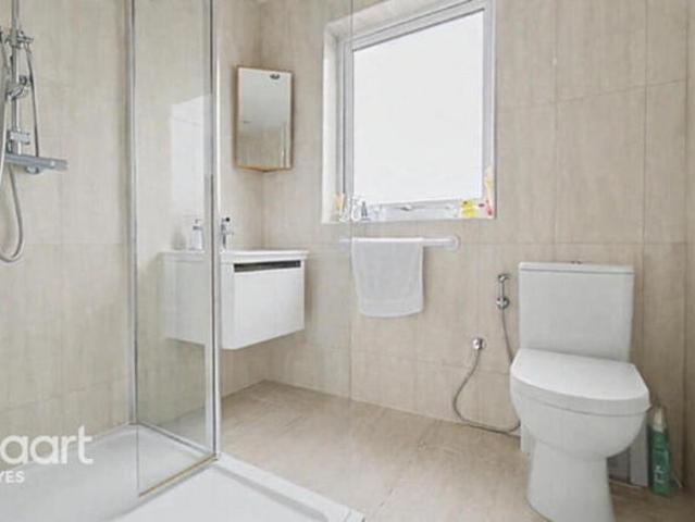 4 bedroom end of terrace house for sale in Gledwood Drive, Hayes, UB4