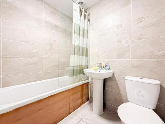 4 bedroom end of terrace house for sale in Great Mersey Street, Liverpool, L5