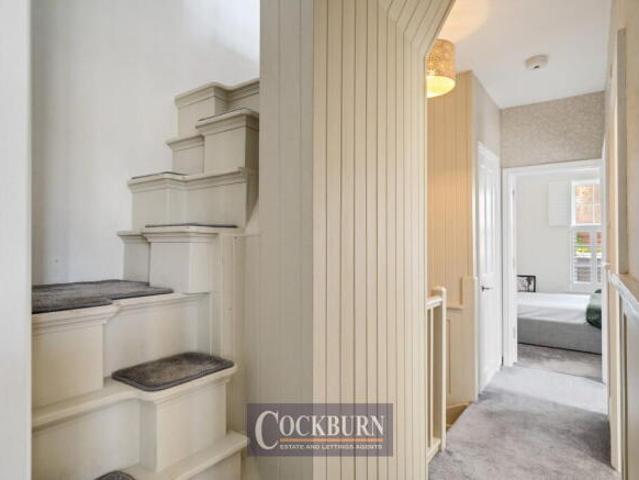 4 bedroom end of terrace house for sale in Green Lane, New Eltham, SE9