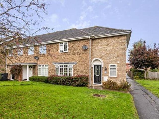 4 Bedroom End Of Terrace House For Sale In Guildford, Surrey