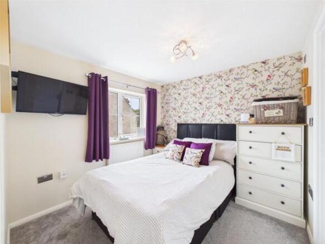 4 bedroom end of terrace house for sale in Darleydale Close, Hardwicke, Gloucester, Gloucestershire, GL2