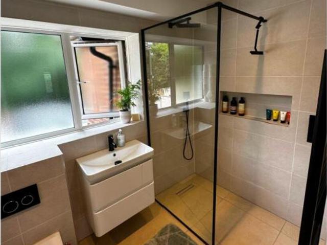 4 bedroom end of terrace house for sale in Drakes Drive, St. Albans, AL1