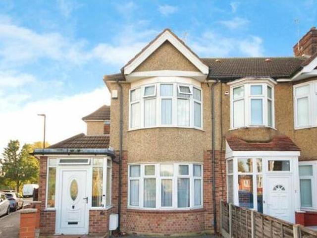 4 Bedroom End Of Terrace House For Sale In Enfield