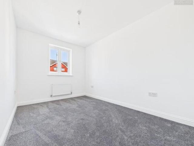 4 bedroom end of terrace house for sale in Eagle Way, Hampton Vale, Peterborough, PE7