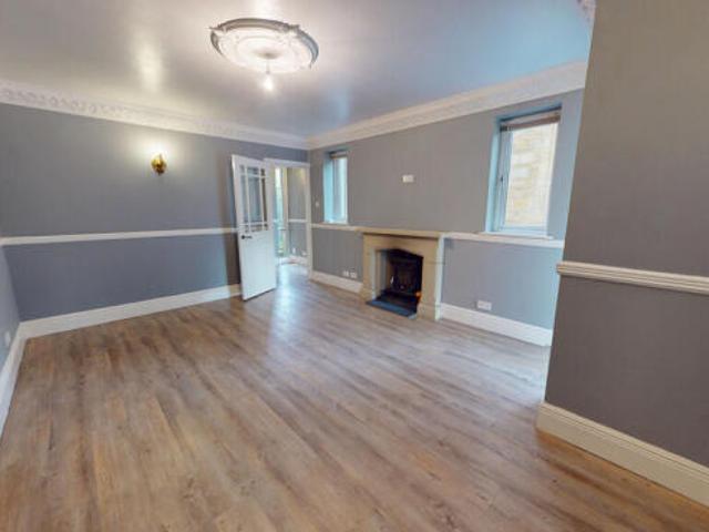 4 bedroom end of terrace house for sale in East Approach Drive, Cheltenham, GL52