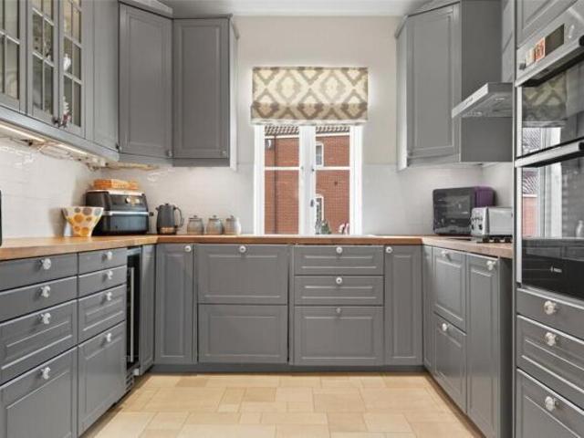 4 bedroom end of terrace house for sale in Eastwood Park, Great Baddow, Chelmsford, Essex, CM2