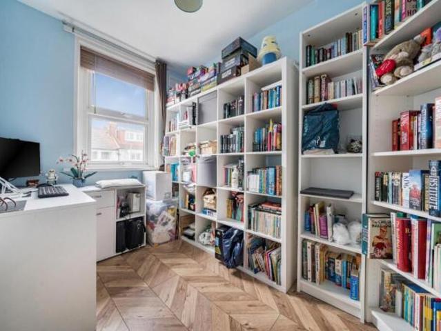 4 bedroom end of terrace house for sale in Ebery Grove, Portsmouth, PO3