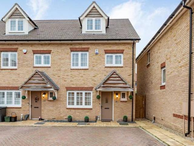 4 bedroom end of terrace house for sale in Eccles Close Aylesford ME20