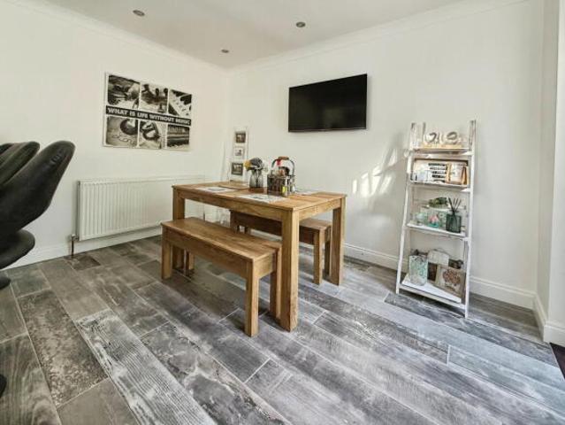 4 bedroom end of terrace house for sale in Ellerton Gardens, Cantley, Doncaster, DN4