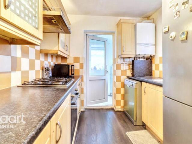 4 bedroom end of terrace house for sale in Ford Close, Rainham, RM13
