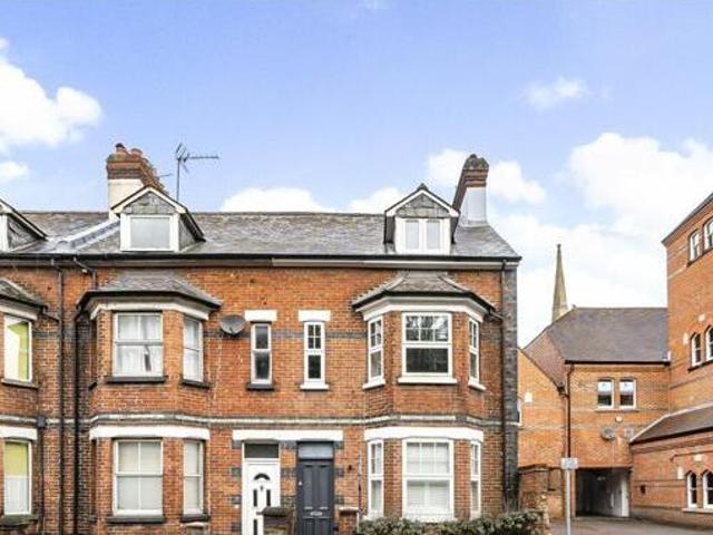 4 Bedroom End Of Terrace House For Sale In Farnham, Surrey