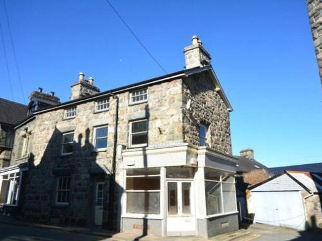 4 Bedroom End Of Terrace House For Sale In Finsbury Square, Dolgellau