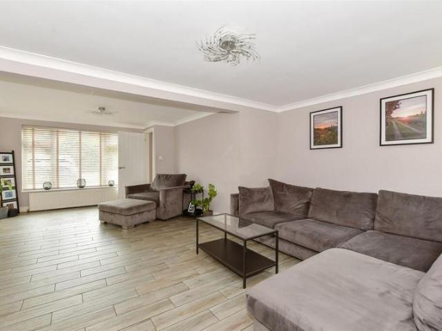 4 bedroom end of terrace house for sale in Fletcher Road, Stap.