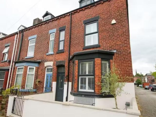 4 bedroom end of terrace house for sale in Francis Street, Mon.