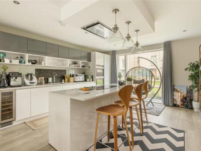 4 bedroom end of terrace house for sale in Knightly Avenue, Cambridge, Cambridgeshire, CB2