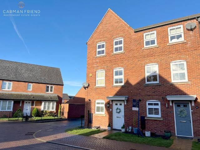 4 bedroom end of terrace house for sale in Kohima Crescent, Saighton, CH3
