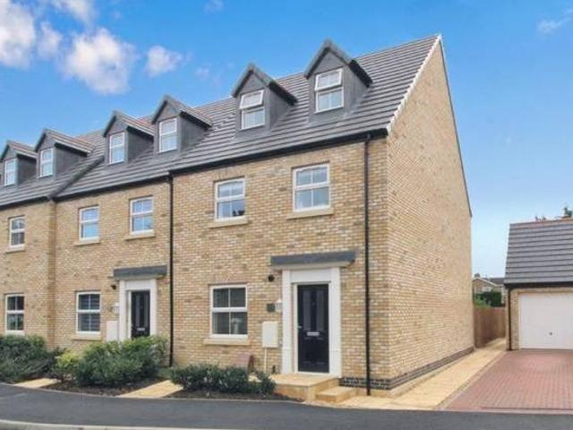 4 bedroom end of terrace house for sale in Kettle Drive Newborough Peterborough PE6