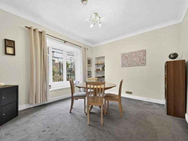 4 bedroom end of terrace house for sale in Kings Park Avenue, Glasgow, G44