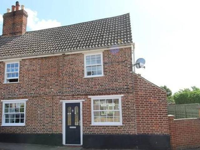 4 bedroom end of terrace house for sale in Horslow Street Potton SG19