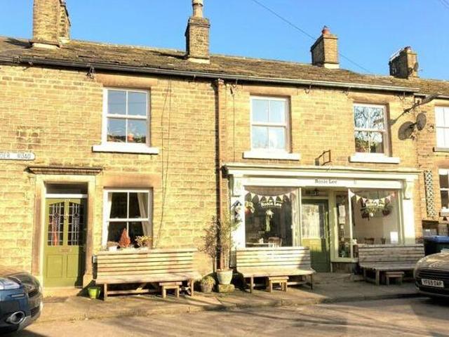 4 Bedroom End Of Terrace House For Sale In Hayfield