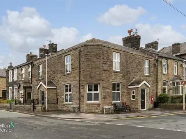 4 bedroom end of terrace house for sale in Halifax Road, Brier.