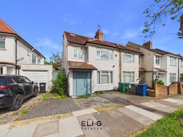 4 bedroom end of terrace house for sale in Hillview Gardens, NW4