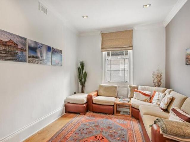 4 bedroom end of terrace house for sale in Hugh Street, Abbots Manor, SW1V