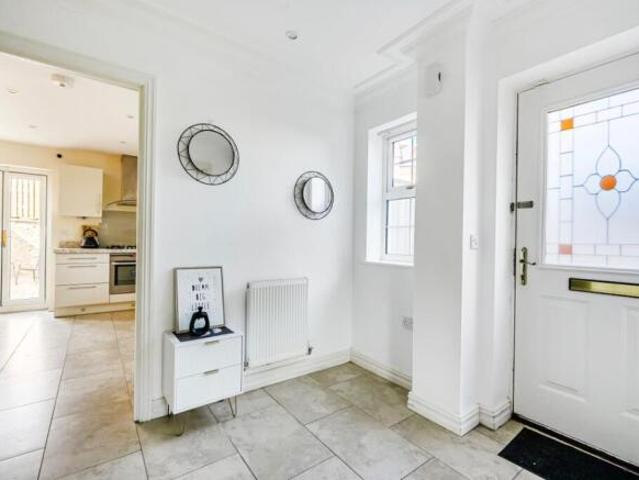 4 bedroom end of terrace house for sale in Hunt Street, Old Town, Swindon, SN1