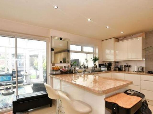 4 Bedroom End Of Terrace House For Sale In Ilford