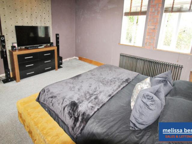 4 bedroom end of terrace house for sale in Oaklands Road, Salford, Manchester, M7
