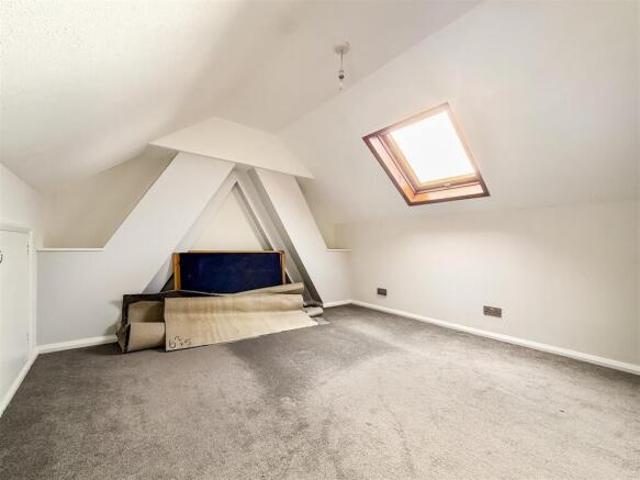 4 bedroom end of terrace house for sale in Old Manor Way, Drayton, PO6