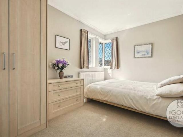 4 bedroom end of terrace house for sale in Old Church Road, Chingford, E4 6RD, E4