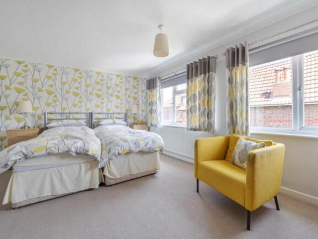 4 bedroom end of terrace house for sale in Outram Road, Hampshire, PO5