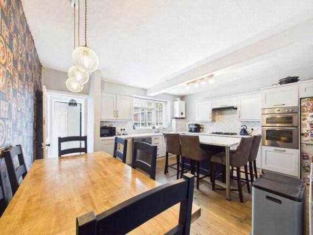 4 bedroom end of terrace house for sale in London Road, Worcester, Worcestershire, WR5