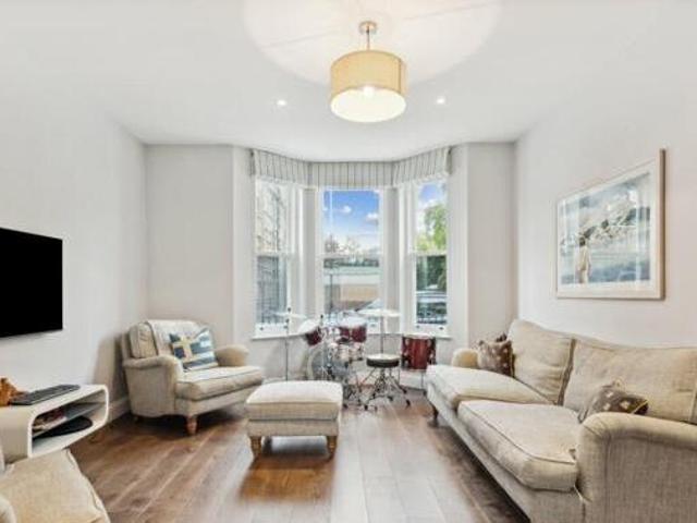 4 Bedroom End Of Terrace House For Sale In London