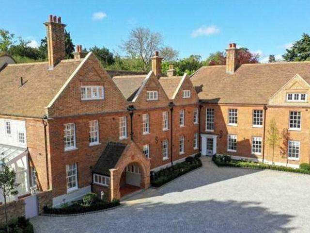 4 Bedroom End Of Terrace House For Sale In London