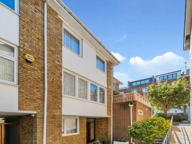 4 Bedroom End Of Terrace House For Sale In London