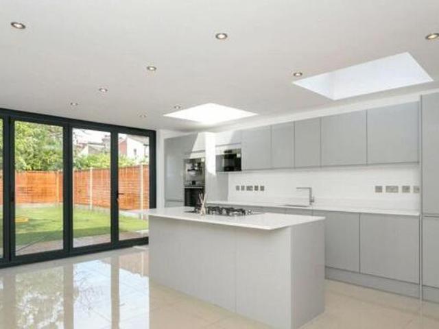 4 Bedroom End Of Terrace House For Sale In London