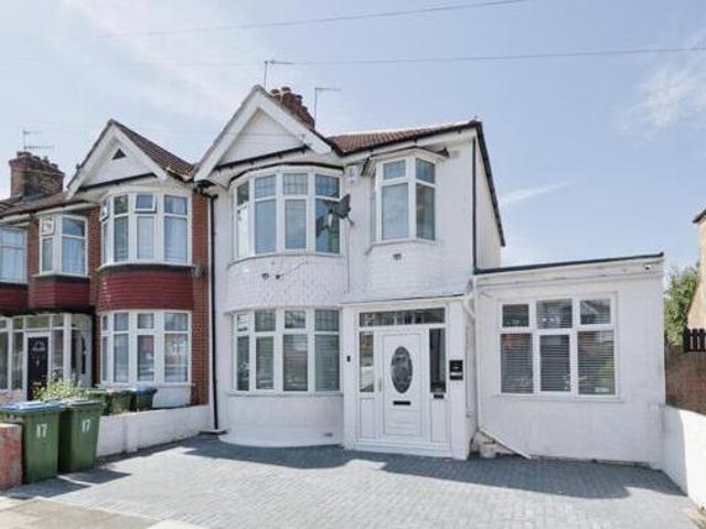 4 Bedroom End Of Terrace House For Sale In London