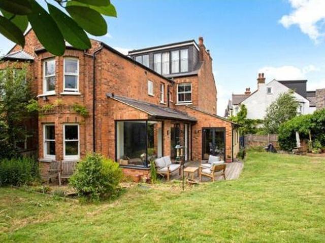 4 Bedroom End Of Terrace House For Sale In London
