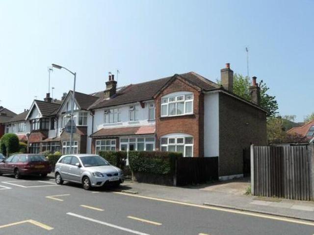 4 Bedroom End Of Terrace House For Sale In London