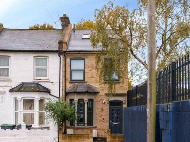4 Bedroom End Of Terrace House For Sale In London