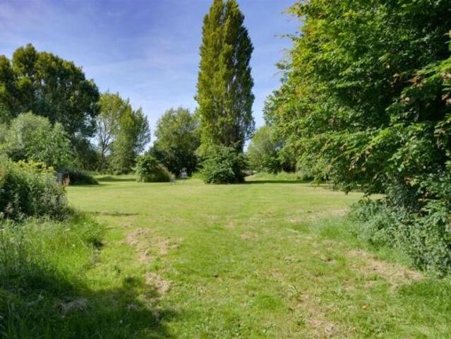 4 bedroom end of terrace house for sale in Lake View Road, Coventry, CV5